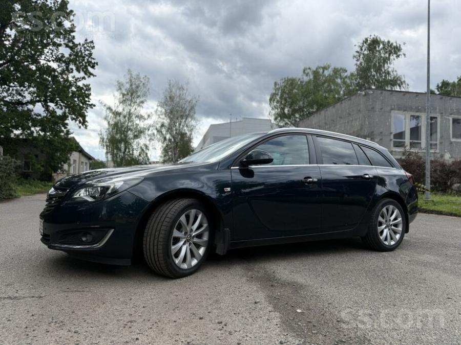 Blue Opel Insignia 2016 in Riga, with an engine capacity of 2.00 L and mileage of 183 thousand km for 7400 €, photo 2 on AUTOMOTO.COM.LV