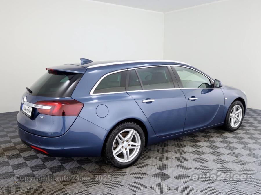 Blue Opel Insignia 2016 in Tallinn, with an engine capacity of 2.00 L and mileage of 276 thousand km for 3999 €, photo 3 on AUTOMOTO.COM.LV