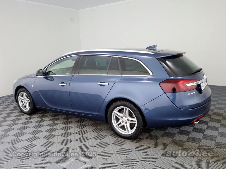 Blue Opel Insignia 2016 in Tallinn, with an engine capacity of 2.00 L and mileage of 276 thousand km for 3999 €, photo 4 on AUTOMOTO.COM.LV