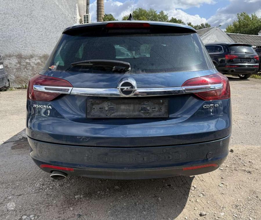 Blue Opel Insignia 2016 in Siauliai, with an engine capacity of 1.96 L and mileage of 176 thousand km for 3350 €, photo 6 on AUTOMOTO.COM.LV