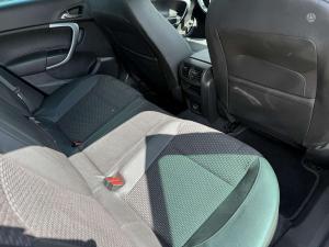 Blue Opel Insignia 2016 in Siauliai, with an engine capacity of 1.96 L and mileage of 176 thousand km for 3350 €, photo 11 on AUTOMOTO.COM.LV