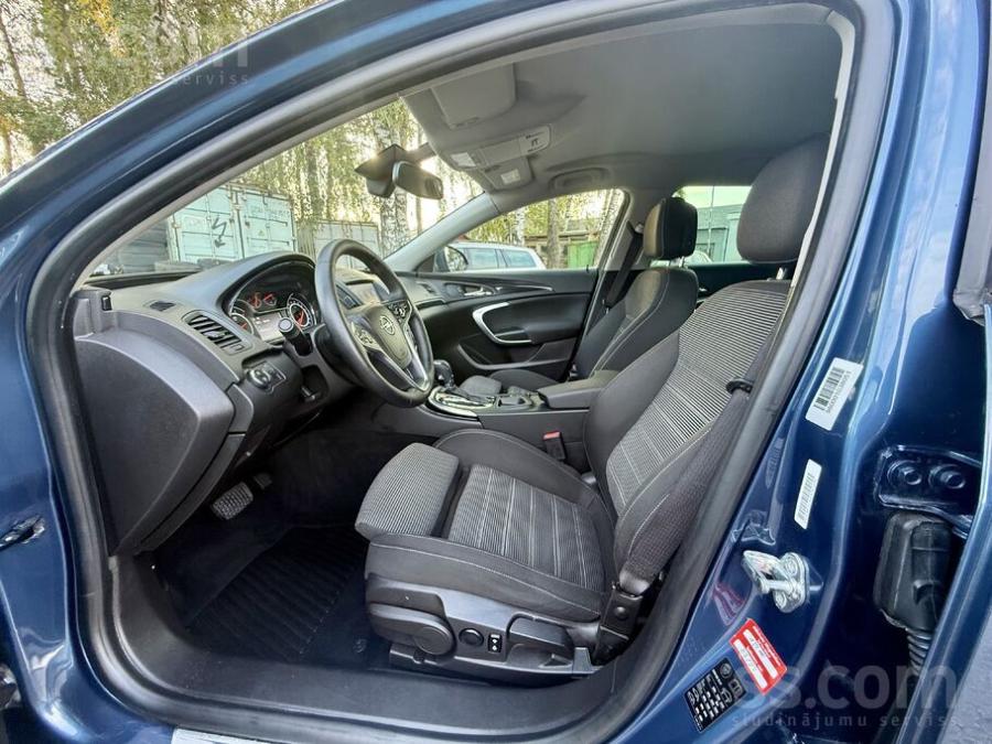 Blue Opel Insignia 2016 in Riga, with an engine capacity of 2.00 L and mileage of 0 thousand km for 6990 €, photo 11 on AUTOMOTO.COM.LV