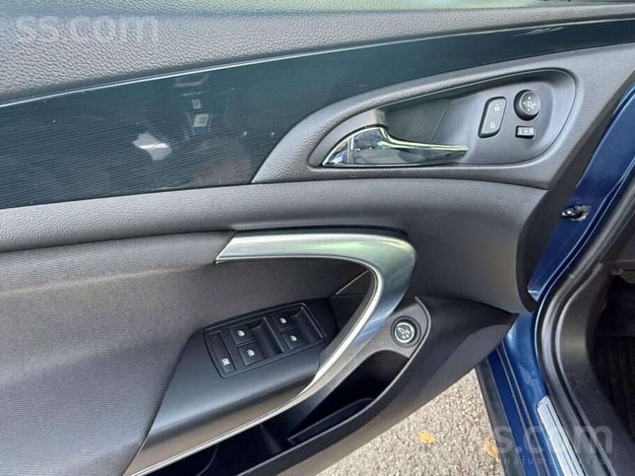 Blue Opel Insignia 2016 in Riga, with an engine capacity of 2.00 L and mileage of 0 thousand km for 6990 €, photo 18 on AUTOMOTO.COM.LV