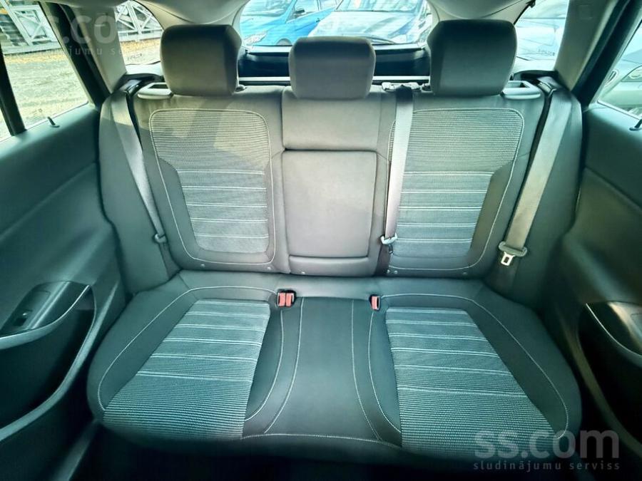 Blue Opel Insignia 2016 in Riga, with an engine capacity of 2.00 L and mileage of 0 thousand km for 6990 €, photo 23 on AUTOMOTO.COM.LV