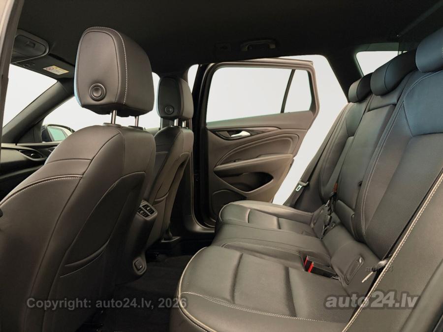 Blue Opel Insignia 2017 in Tallinn, with an engine capacity of 2.00 L and mileage of 172 thousand km for 9900 €, photo 7 on AUTOMOTO.COM.LV