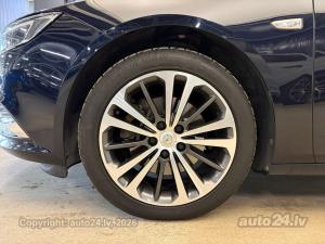 Blue Opel Insignia 2017 in Tallinn, with an engine capacity of 2.00 L and mileage of 172 thousand km for 9900 €, photo 10 on AUTOMOTO.COM.LV