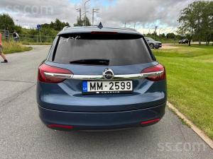 Blue Opel Insignia 2017 in Riga, with an engine capacity of 1.60 L and mileage of 252 thousand km for 6100 €, photo 8 on AUTOMOTO.COM.LV