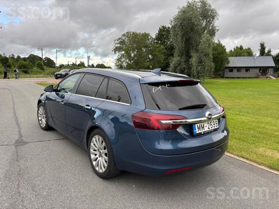 Blue Opel Insignia 2017 in Riga, with an engine capacity of 1.60 L and mileage of 252 thousand km for 6100 €, photo 9 on AUTOMOTO.COM.LV