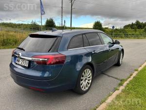 Blue Opel Insignia 2017 in Riga, with an engine capacity of 1.60 L and mileage of 252 thousand km for 6100 €, photo 10 on AUTOMOTO.COM.LV