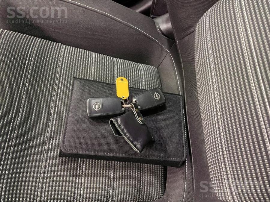 Zils Opel Insignia 2017 Rīga, ar dzinēja tilpumu 1.60 L un nobraukumu 253 tūkst. km par 6490 €, foto 19 vietnē AUTOMOTO.COM.LV