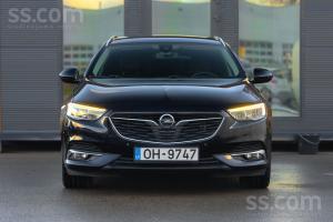 Blue Opel Insignia 2018 in Jelgava, with an engine capacity of 2.00 L and mileage of 230 thousand km for 9250 €, photo 5 on AUTOMOTO.COM.LV