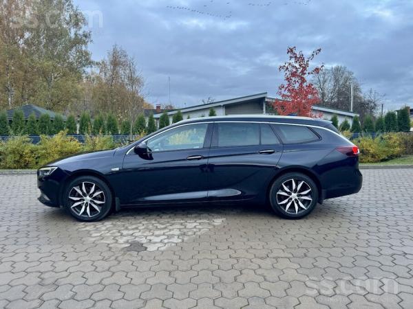 Blue Opel Insignia 2018 in Riga, with an engine capacity of 2.00 L and mileage of 176 thousand km for 10700 €, photo 5 on AUTOMOTO.COM.LV