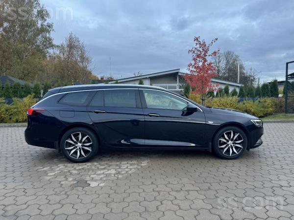 Blue Opel Insignia 2018 in Riga, with an engine capacity of 2.00 L and mileage of 176 thousand km for 10700 €, photo 6 on AUTOMOTO.COM.LV