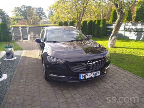 Blue Opel Insignia 2018 in Riga, with an engine capacity of 1.60 L and mileage of 242 thousand km for 8999 €, photo 1 on AUTOMOTO.COM.LV