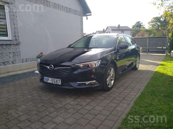 Blue Opel Insignia 2018 in Riga, with an engine capacity of 1.60 L and mileage of 242 thousand km for 8999 €, photo 5 on AUTOMOTO.COM.LV