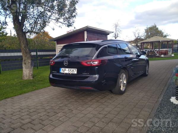 Blue Opel Insignia 2018 in Riga, with an engine capacity of 1.60 L and mileage of 242 thousand km for 8999 €, photo 9 on AUTOMOTO.COM.LV