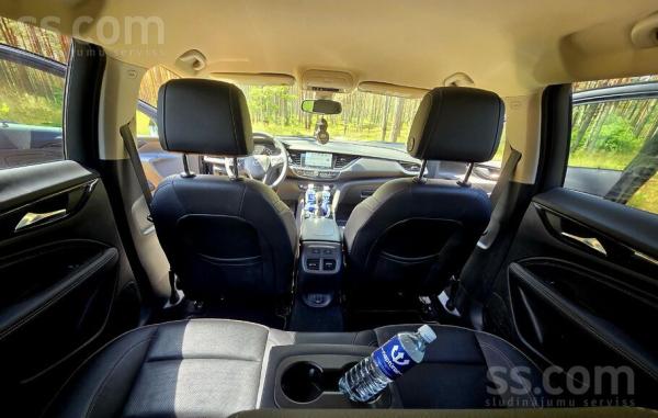 Blue Opel Insignia 2018 in Aizkraukle, with an engine capacity of 1.60 L and mileage of 213 thousand km for 9750 €, photo 7 on AUTOMOTO.COM.LV
