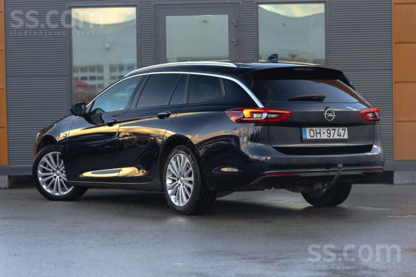 Blue Opel Insignia 2018 in Jelgava, with an engine capacity of 2.00 L and mileage of 230 thousand km for 8790 €, photo 3 on AUTOMOTO.COM.LV