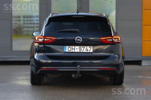 Blue Opel Insignia 2018 in Jelgava, with an engine capacity of 2.00 L and mileage of 230 thousand km for 8790 €, photo 7 on AUTOMOTO.COM.LV