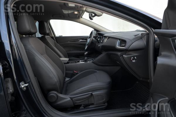 Blue Opel Insignia 2018 in Jelgava, with an engine capacity of 2.00 L and mileage of 230 thousand km for 8790 €, photo 7 on AUTOMOTO.COM.LV