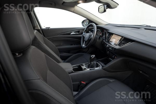 Blue Opel Insignia 2018 in Jelgava, with an engine capacity of 2.00 L and mileage of 230 thousand km for 8790 €, photo 8 on AUTOMOTO.COM.LV