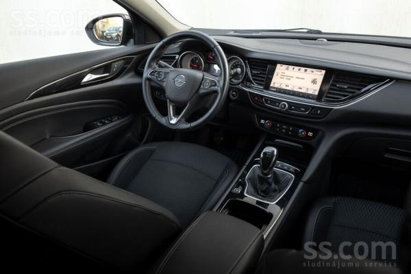 Blue Opel Insignia 2018 in Jelgava, with an engine capacity of 2.00 L and mileage of 230 thousand km for 8790 €, photo 10 on AUTOMOTO.COM.LV
