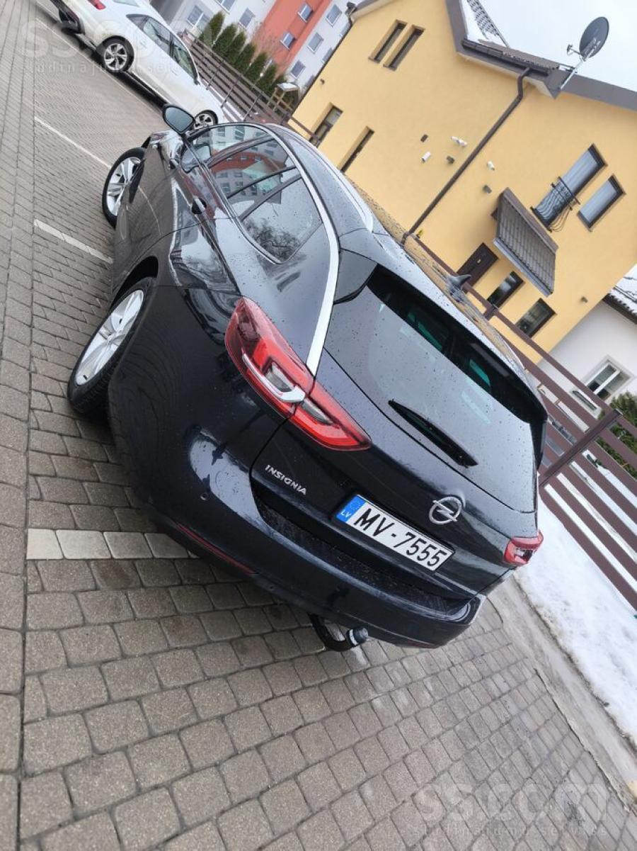 Blue Opel Insignia 2018 in Riga, with an engine capacity of 1.60 L and mileage of 216 thousand km for 10500 €, photo 1 on AUTOMOTO.COM.LV