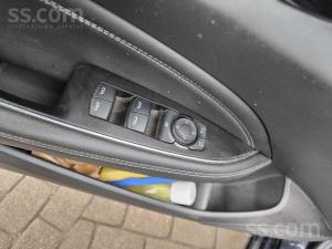 Blue Opel Insignia 2018 in Riga, with an engine capacity of 1.60 L and mileage of 216 thousand km for 10500 €, photo 9 on AUTOMOTO.COM.LV