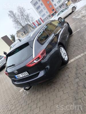 Blue Opel Insignia 2018 in Riga, with an engine capacity of 1.60 L and mileage of 216 thousand km for 10500 €, photo 13 on AUTOMOTO.COM.LV