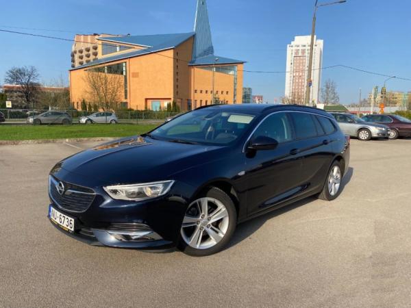 Blue Opel Insignia 2018 in Riga, with an engine capacity of 1.60 L and mileage of 205 thousand km for 10950 €, photo 1 on AUTOMOTO.COM.LV