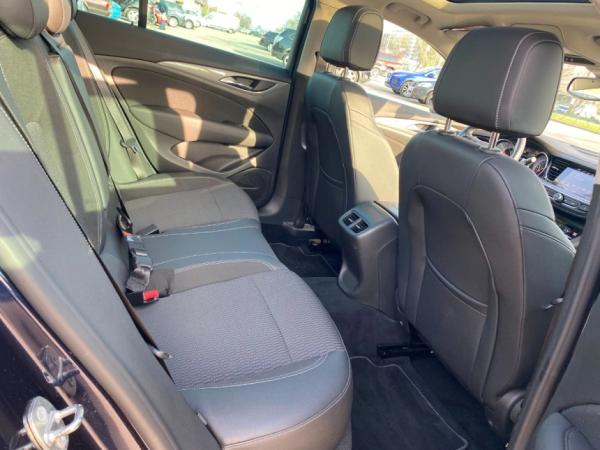 Blue Opel Insignia 2018 in Riga, with an engine capacity of 1.60 L and mileage of 205 thousand km for 10950 €, photo 9 on AUTOMOTO.COM.LV