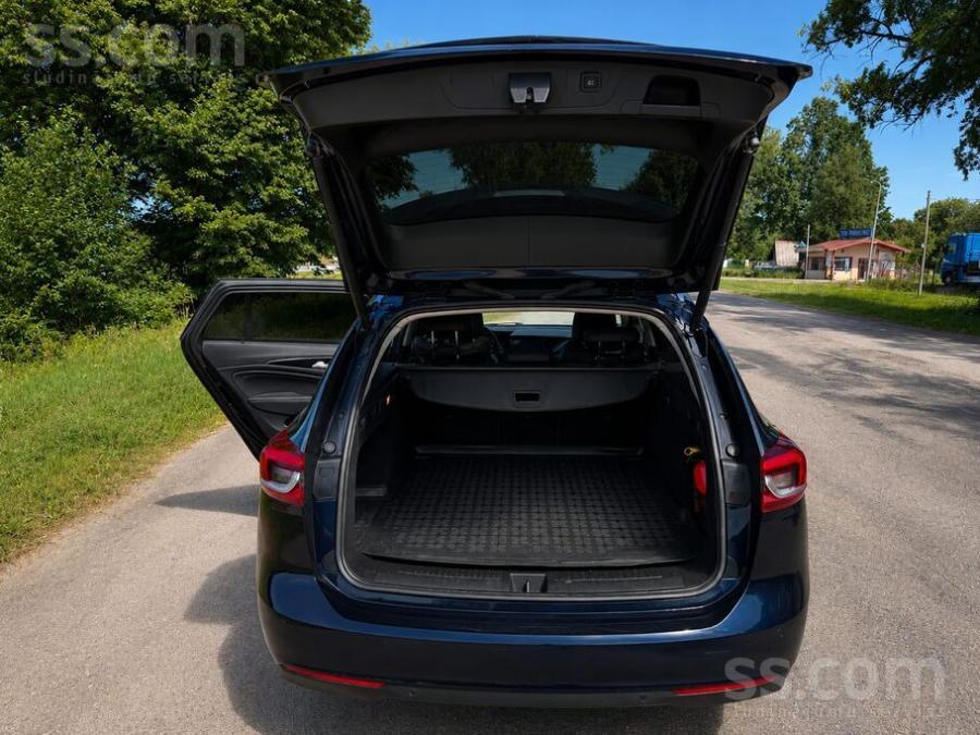 Blue Opel Insignia 2018 in Riga, with an engine capacity of 2.00 L and mileage of 174 thousand km for 7200 €, photo 9 on AUTOMOTO.COM.LV