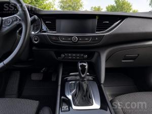 Blue Opel Insignia 2018 in Riga, with an engine capacity of 2.00 L and mileage of 174 thousand km for 7200 €, photo 14 on AUTOMOTO.COM.LV