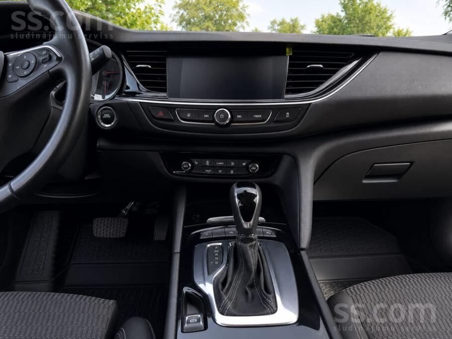 Blue Opel Insignia 2018 in Riga, with an engine capacity of 2.00 L and mileage of 174 thousand km for 7200 €, photo 14 on AUTOMOTO.COM.LV