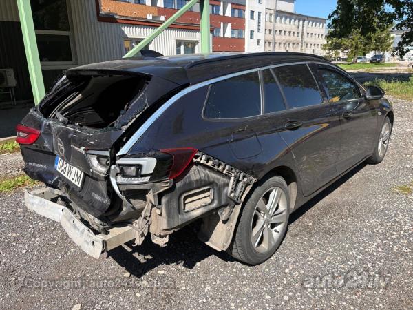 Blue Opel Insignia 2018 in Tallinn, with an engine capacity of 1.60 L and mileage of 123 thousand km for 5500 €, photo 4 on AUTOMOTO.COM.LV