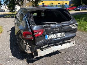 Blue Opel Insignia 2018 in Tallinn, with an engine capacity of 1.60 L and mileage of 123 thousand km for 5500 €, photo 8 on AUTOMOTO.COM.LV
