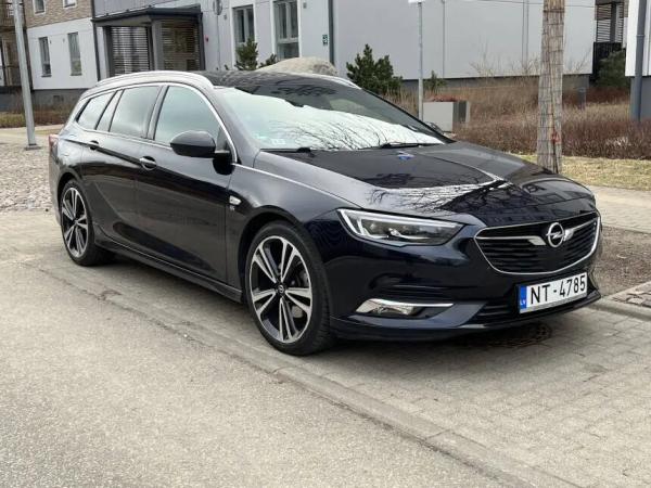 Blue Opel Insignia 2019 in Riga, with an engine capacity of 2.00 L and mileage of 175 thousand km for 16800 €, photo 4 on AUTOMOTO.COM.LV