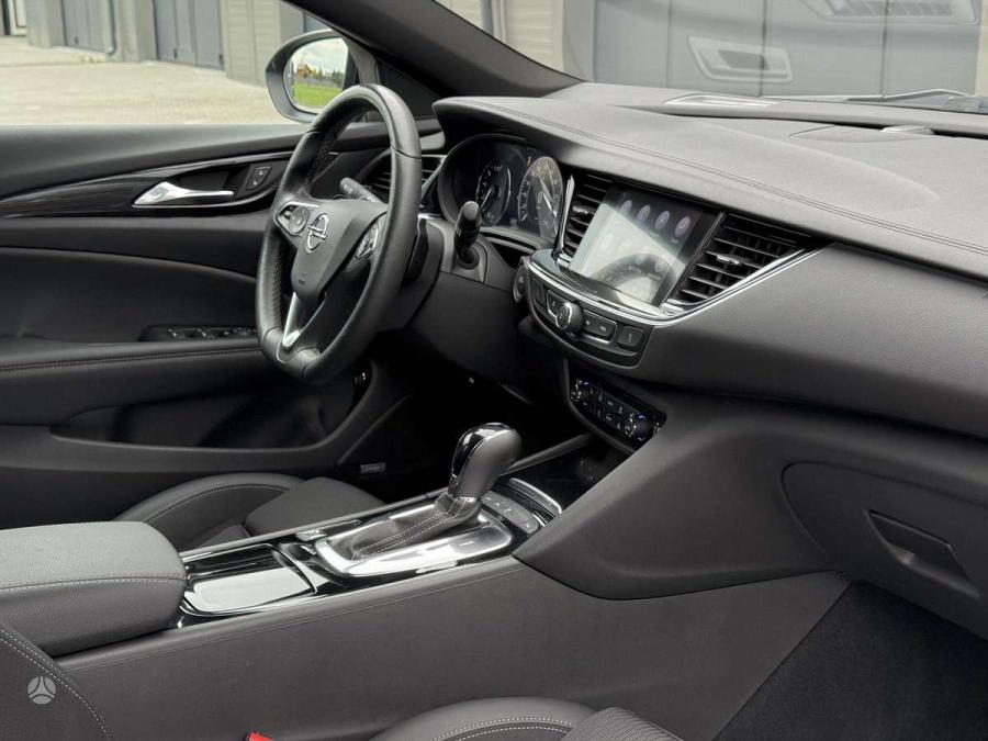 Blue Opel Insignia 2019 in Marijampole, with an engine capacity of 1.96 L and mileage of 138 thousand km for 12600 €, photo 20 on AUTOMOTO.COM.LV