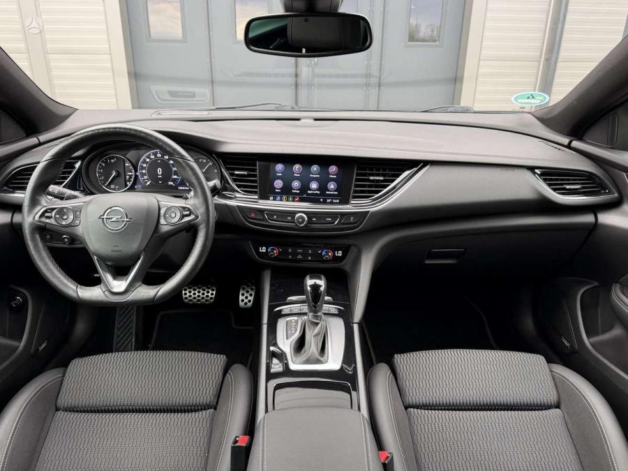 Blue Opel Insignia 2019 in Marijampole, with an engine capacity of 1.96 L and mileage of 138 thousand km for 12600 €, photo 21 on AUTOMOTO.COM.LV