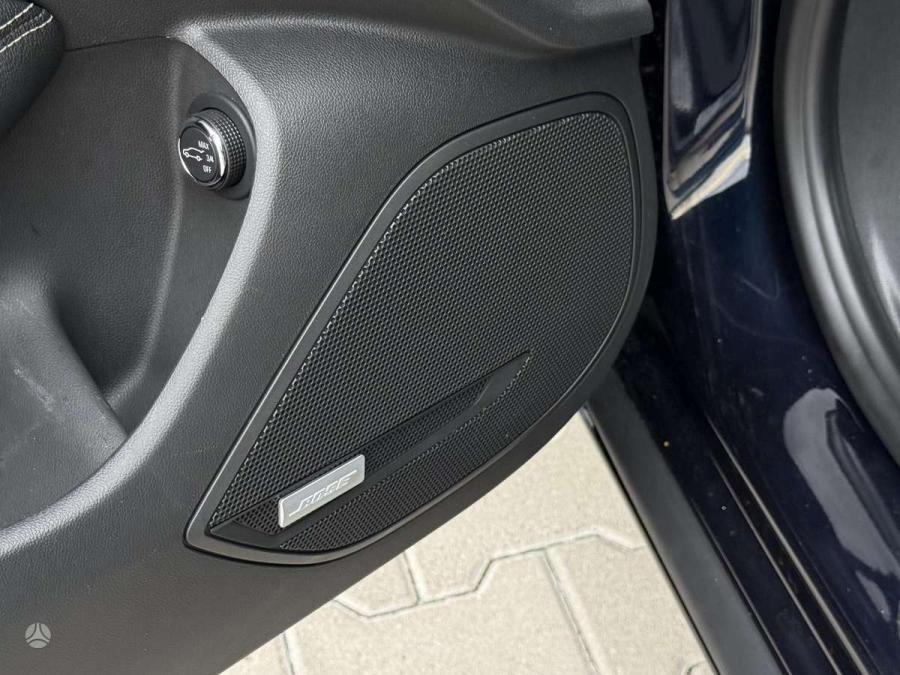 Blue Opel Insignia 2019 in Marijampole, with an engine capacity of 1.96 L and mileage of 138 thousand km for 12600 €, photo 24 on AUTOMOTO.COM.LV