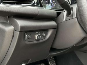 Blue Opel Insignia 2019 in Marijampole, with an engine capacity of 1.96 L and mileage of 138 thousand km for 12600 €, photo 25 on AUTOMOTO.COM.LV
