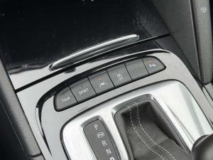 Blue Opel Insignia 2019 in Marijampole, with an engine capacity of 1.96 L and mileage of 138 thousand km for 12600 €, photo 29 on AUTOMOTO.COM.LV