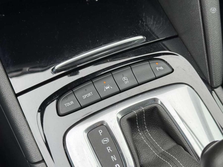Blue Opel Insignia 2019 in Marijampole, with an engine capacity of 1.96 L and mileage of 138 thousand km for 12600 €, photo 29 on AUTOMOTO.COM.LV