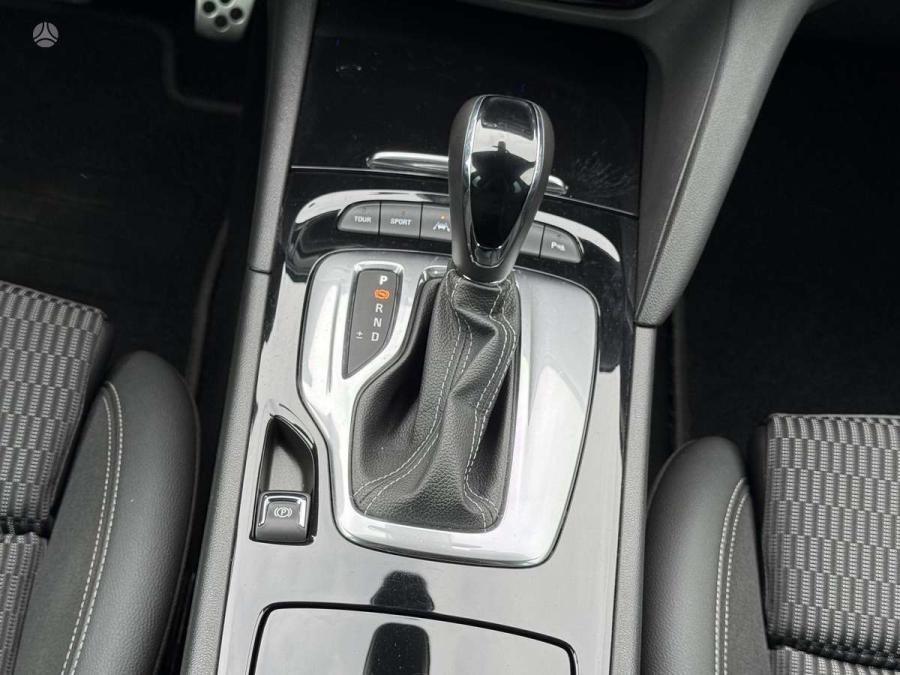 Blue Opel Insignia 2019 in Marijampole, with an engine capacity of 1.96 L and mileage of 138 thousand km for 12600 €, photo 30 on AUTOMOTO.COM.LV