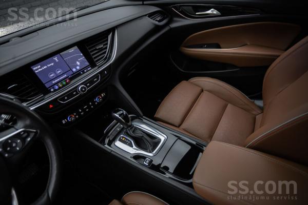 Blue Opel Insignia 2019 in Jelgava, with an engine capacity of 2.00 L and mileage of 0 thousand km for 12700 €, photo 11 on AUTOMOTO.COM.LV