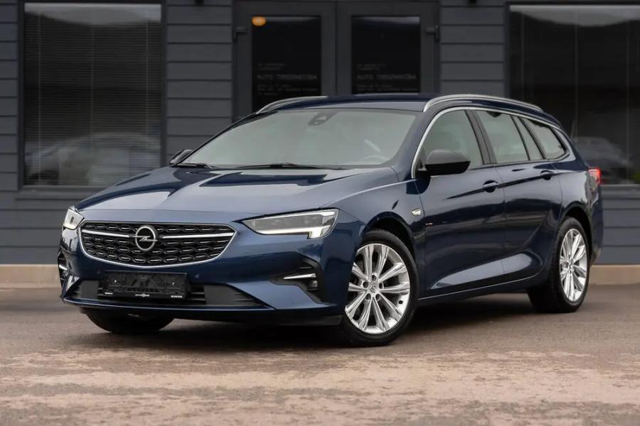 Blue Opel Insignia 2020 in Jelgava, with an engine capacity of 1.50 L and mileage of 179 thousand km for 15950 €, photo 4 on AUTOMOTO.COM.LV