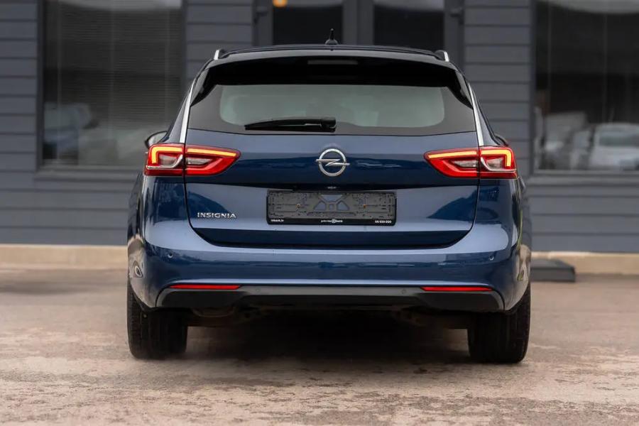 Blue Opel Insignia 2020 in Jelgava, with an engine capacity of 1.50 L and mileage of 179 thousand km for 15950 €, photo 8 on AUTOMOTO.COM.LV