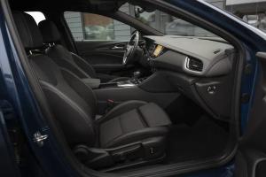 Blue Opel Insignia 2020 in Jelgava, with an engine capacity of 1.50 L and mileage of 179 thousand km for 15950 €, photo 10 on AUTOMOTO.COM.LV