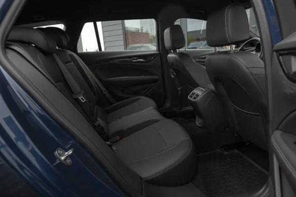 Zils Opel Insignia 2020 Jelgava, ar dzinēja tilpumu 1.50 L un nobraukumu 179 tūkst. km par 15950 €, foto 10 vietnē AUTOMOTO.COM.LV