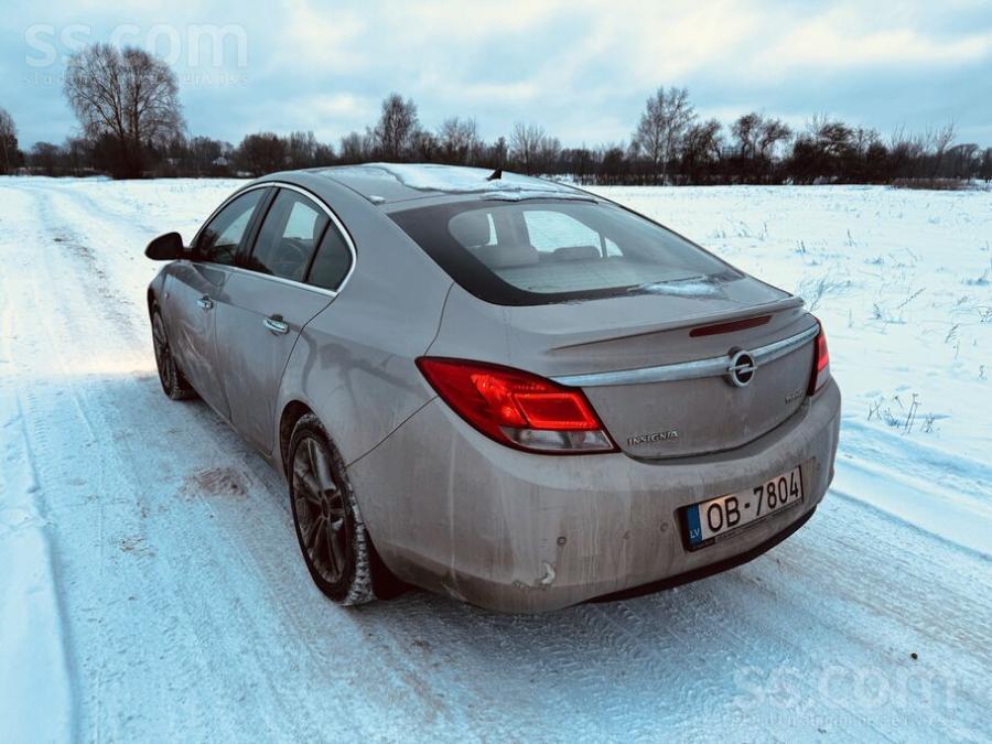 Brown Opel Insignia 2011 in Riga, with an engine capacity of 1.60 L and mileage of 149 thousand km for 4100 €, photo 2 on AUTOMOTO.COM.LV